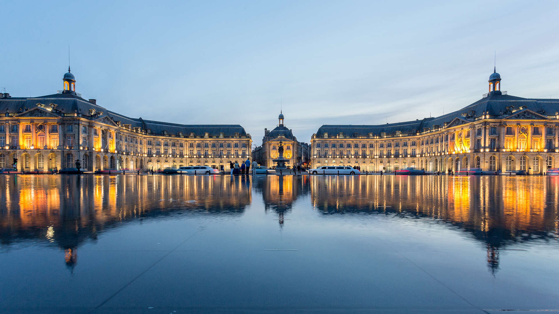 La place de la Bourse et le miroir d'eau | Bordeaux Tourisme & Congrès